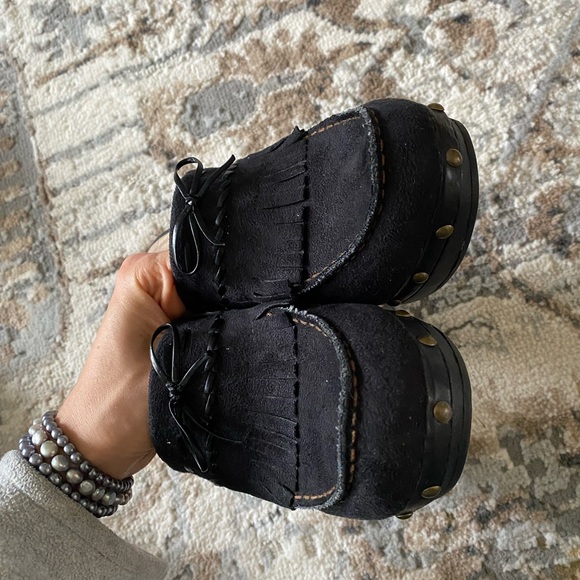 lei | Shoes | Vintage Lei 9s Platform High Heel Clogs Faux Suede Fringe ...